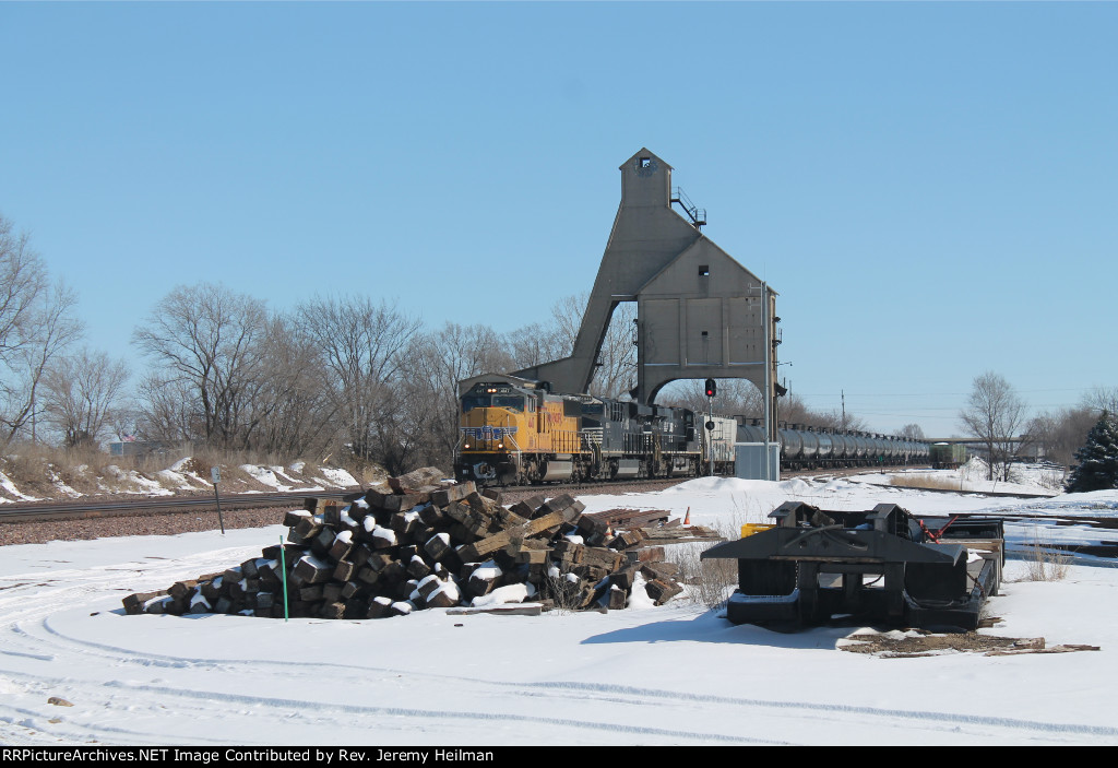 UP 4147 & others (1)